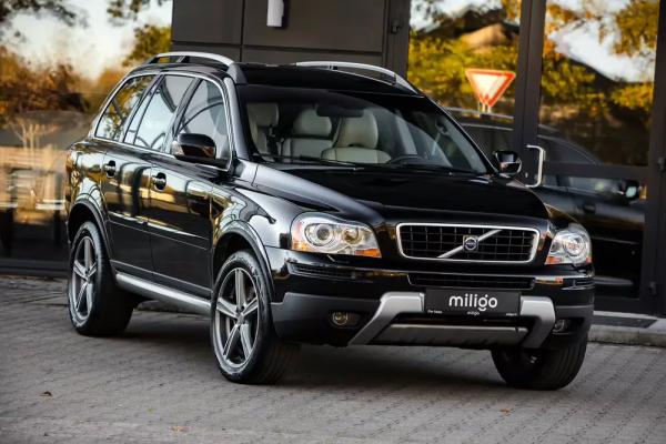Black Volvo XC90 2008 in Jelgava, with an engine capacity of 2.40 L and mileage of 263 thousand km for 8900 €, photo 4 on AUTOMOTO.COM.LV