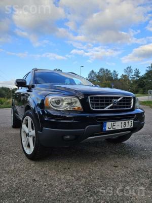 Melns Volvo XC90 2008 Rīga, ar dzinēja tilpumu 2.40 L un nobraukumu 405 tūkst. km par 4500 €, foto  vietnē AUTOMOTO.COM.LV