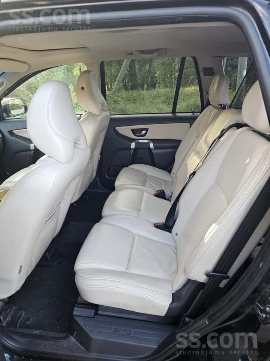 Melns Volvo XC90 2008 Rīga, ar dzinēja tilpumu 2.40 L un nobraukumu 405 tūkst. km par 4500 €, foto 13 vietnē AUTOMOTO.COM.LV
