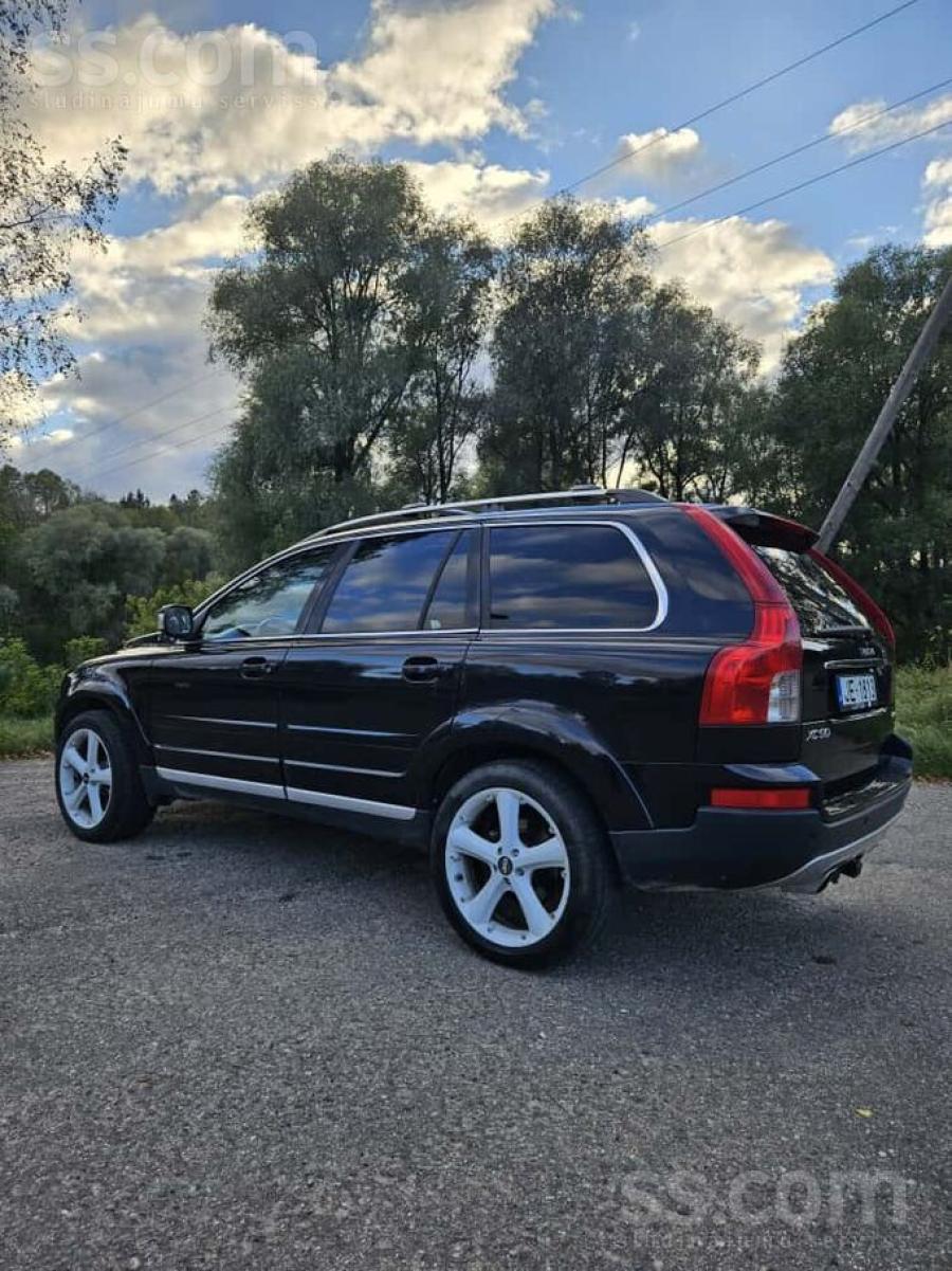 Melns Volvo XC90 2008 Rīga, ar dzinēja tilpumu 2.40 L un nobraukumu 405 tūkst. km par 4500 €, foto 16 vietnē AUTOMOTO.COM.LV