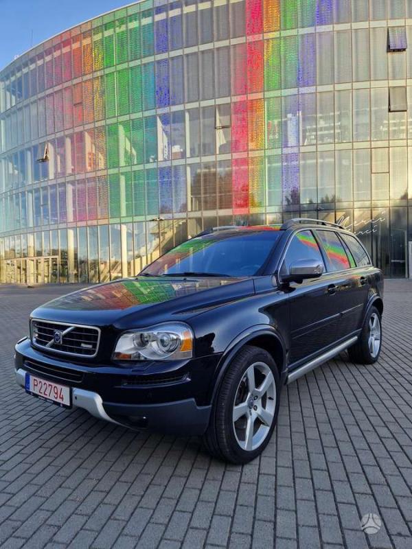 Black Volvo XC90 2008 in Siauliai, with an engine capacity of 2.40 L and mileage of 285 thousand km for 6700 €, photo 1 on AUTOMOTO.COM.LV