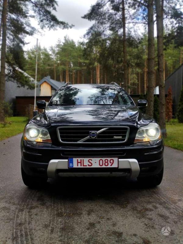 Melns Volvo XC90 2008 Viļņa, ar dzinēja tilpumu 2.40 L un nobraukumu 269 tūkst. km par 7900 €, foto 1 vietnē AUTOMOTO.COM.LV
