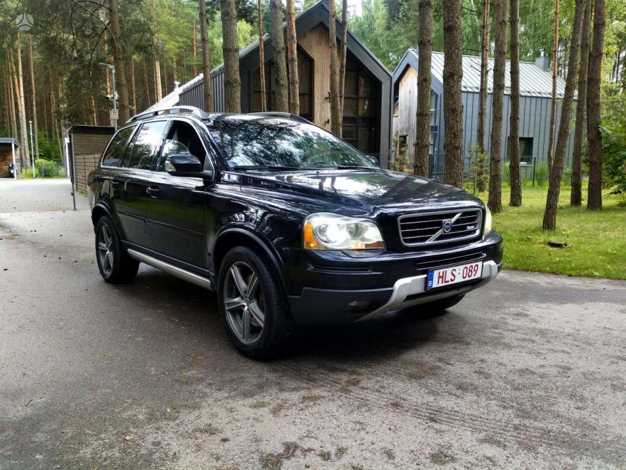 Black Volvo XC90 2008 in Vilnius, with an engine capacity of 2.40 L and mileage of 269 thousand km for 7900 €, photo 9 on AUTOMOTO.COM.LV