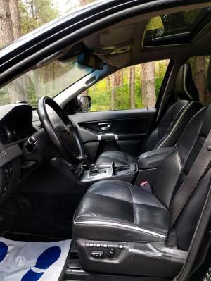 Black Volvo XC90 2008 in Vilnius, with an engine capacity of 2.40 L and mileage of 269 thousand km for 7900 €, photo 16 on AUTOMOTO.COM.LV