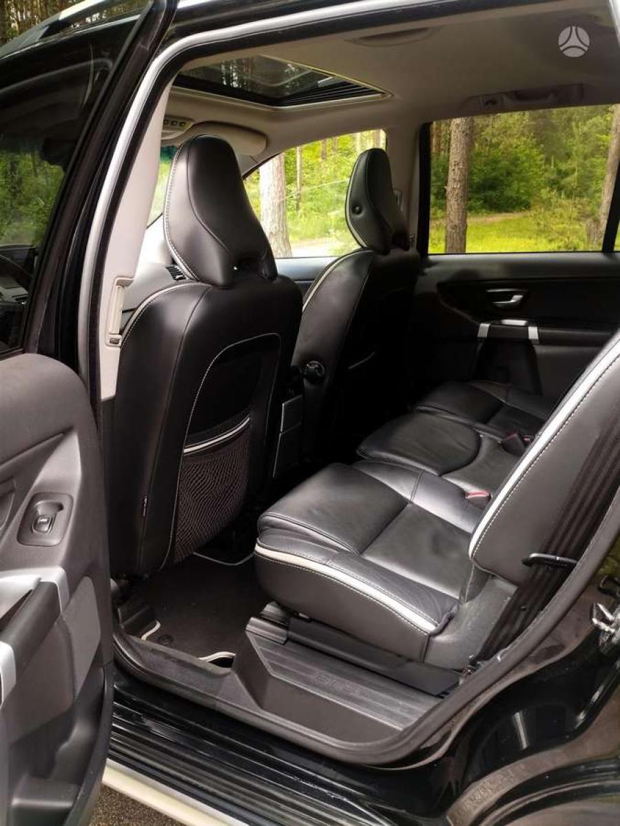 Black Volvo XC90 2008 in Vilnius, with an engine capacity of 2.40 L and mileage of 269 thousand km for 7900 €, photo 20 on AUTOMOTO.COM.LV