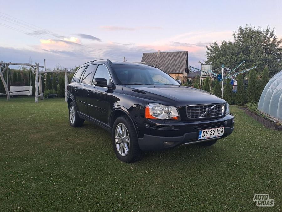 Black Volvo XC90 2008 in Vilnius, with an engine capacity of 2.40 L and mileage of 380 thousand km for 5950 €, photo 1 on AUTOMOTO.COM.LV