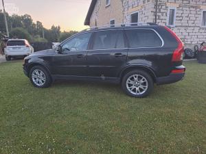Black Volvo XC90 2008 in Vilnius, with an engine capacity of 2.40 L and mileage of 380 thousand km for 5950 €, photo 4 on AUTOMOTO.COM.LV
