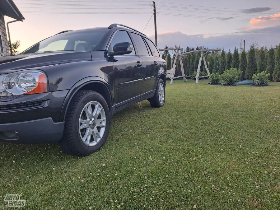 Black Volvo XC90 2008 in Vilnius, with an engine capacity of 2.40 L and mileage of 380 thousand km for 5950 €, photo 7 on AUTOMOTO.COM.LV