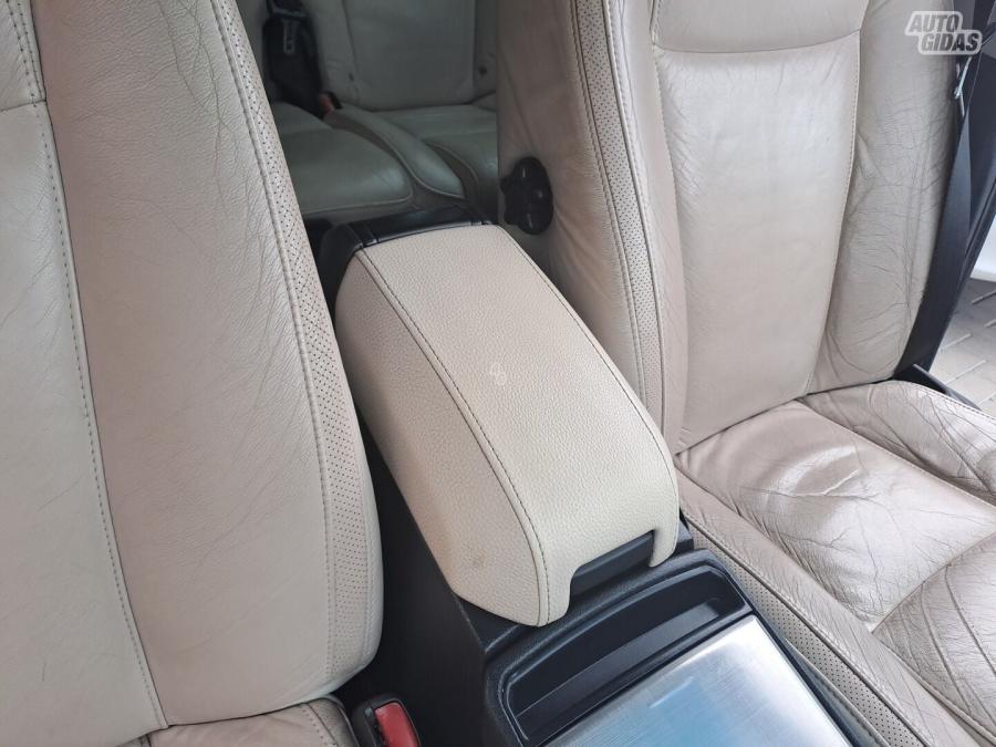 Black Volvo XC90 2008 in Vilnius, with an engine capacity of 2.40 L and mileage of 380 thousand km for 5950 €, photo 13 on AUTOMOTO.COM.LV