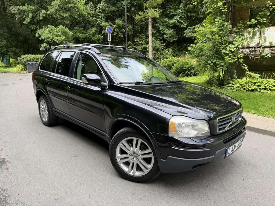 Black Volvo XC90 2008 in Vilnius, with an engine capacity of 2.40 L and mileage of 300 thousand km for 4450 €, photo 1 on AUTOMOTO.COM.LV