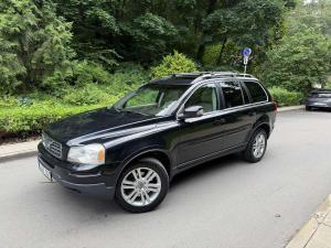 Black Volvo XC90 2008 in Vilnius, with an engine capacity of 2.40 L and mileage of 300 thousand km for 4450 €, photo 5 on AUTOMOTO.COM.LV