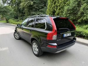 Black Volvo XC90 2008 in Vilnius, with an engine capacity of 2.40 L and mileage of 300 thousand km for 4450 €, photo 6 on AUTOMOTO.COM.LV