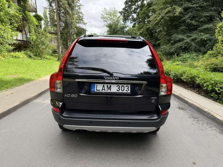 Black Volvo XC90 2008 in Vilnius, with an engine capacity of 2.40 L and mileage of 300 thousand km for 4450 €, photo 8 on AUTOMOTO.COM.LV