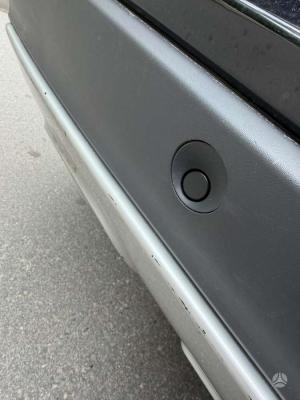 Black Volvo XC90 2008 in Vilnius, with an engine capacity of 2.40 L and mileage of 300 thousand km for 4450 €, photo 9 on AUTOMOTO.COM.LV