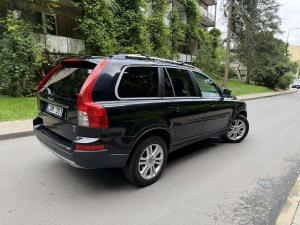 Black Volvo XC90 2008 in Vilnius, with an engine capacity of 2.40 L and mileage of 300 thousand km for 4450 €, photo 12 on AUTOMOTO.COM.LV