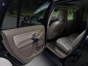 Black Volvo XC90 2008 in Vilnius, with an engine capacity of 2.40 L and mileage of 300 thousand km for 4450 €, photo 15 on AUTOMOTO.COM.LV