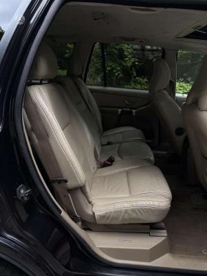 Black Volvo XC90 2008 in Vilnius, with an engine capacity of 2.40 L and mileage of 300 thousand km for 4450 €, photo 19 on AUTOMOTO.COM.LV