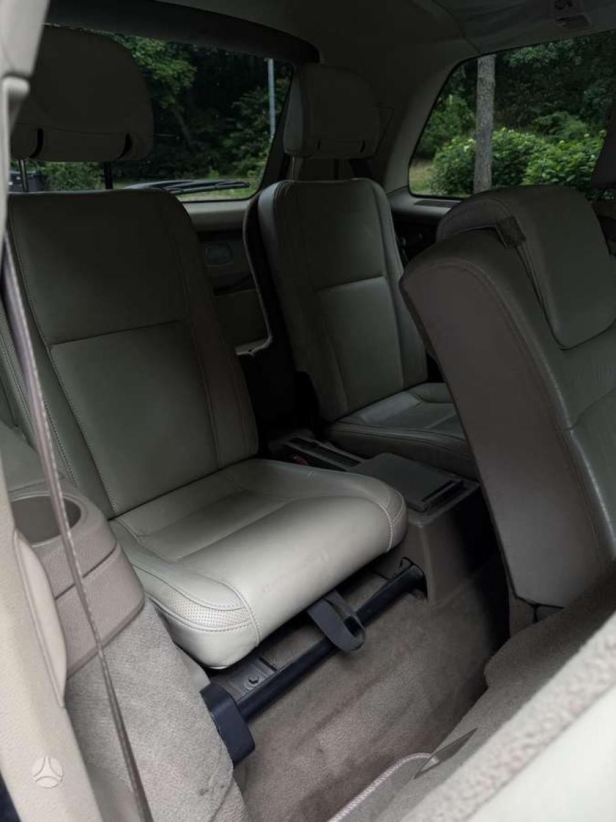 Black Volvo XC90 2008 in Vilnius, with an engine capacity of 2.40 L and mileage of 300 thousand km for 4450 €, photo 20 on AUTOMOTO.COM.LV