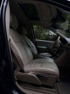 Black Volvo XC90 2008 in Vilnius, with an engine capacity of 2.40 L and mileage of 300 thousand km for 4450 €, photo 22 on AUTOMOTO.COM.LV