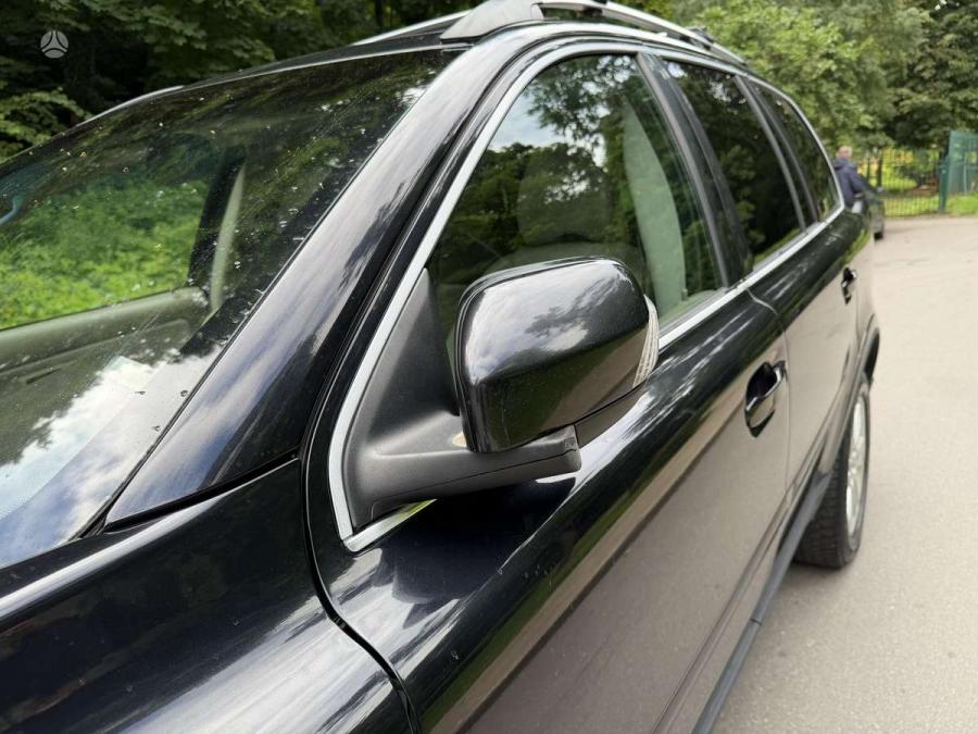 Black Volvo XC90 2008 in Vilnius, with an engine capacity of 2.40 L and mileage of 300 thousand km for 4450 €, photo 24 on AUTOMOTO.COM.LV