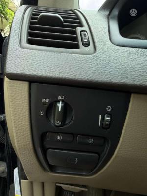 Black Volvo XC90 2008 in Vilnius, with an engine capacity of 2.40 L and mileage of 300 thousand km for 4450 €, photo 30 on AUTOMOTO.COM.LV