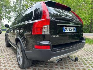 Black Volvo XC90 2008 in Vilnius, with an engine capacity of 2.40 L and mileage of 232 thousand km for 6750 €, photo 6 on AUTOMOTO.COM.LV