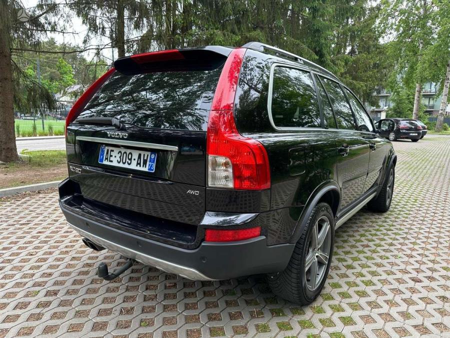 Black Volvo XC90 2008 in Vilnius, with an engine capacity of 2.40 L and mileage of 232 thousand km for 6750 €, photo 11 on AUTOMOTO.COM.LV