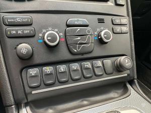 Black Volvo XC90 2008 in Vilnius, with an engine capacity of 2.40 L and mileage of 232 thousand km for 6750 €, photo 19 on AUTOMOTO.COM.LV