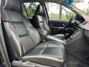 Black Volvo XC90 2008 in Vilnius, with an engine capacity of 2.40 L and mileage of 232 thousand km for 6750 €, photo 23 on AUTOMOTO.COM.LV
