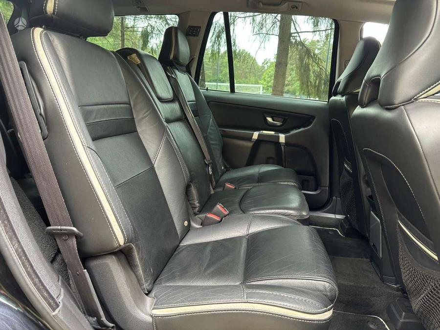 Black Volvo XC90 2008 in Vilnius, with an engine capacity of 2.40 L and mileage of 232 thousand km for 6750 €, photo 25 on AUTOMOTO.COM.LV