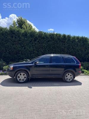 Black Volvo XC90 2008 in Cesis, with an engine capacity of 2.40 L and mileage of 318 thousand km for 4100 €, photo 3 on AUTOMOTO.COM.LV