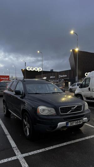 Melns Volvo XC90 2008 Tallina, ar dzinēja tilpumu 2.40 L un nobraukumu 425 tūkst. km par 6000 €, foto  vietnē AUTOMOTO.COM.LV