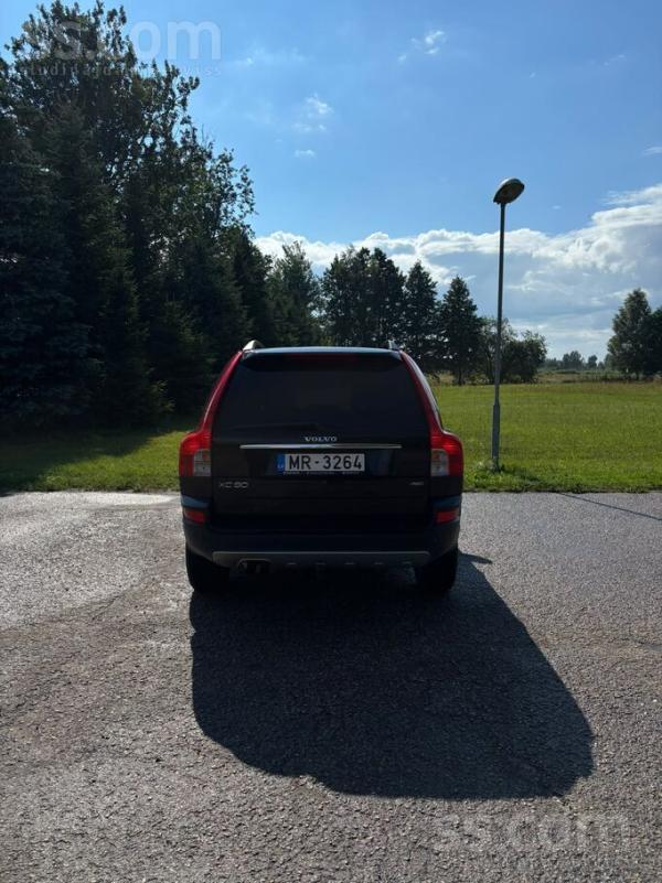 Melns Volvo XC90 2008 Rīga, ar dzinēja tilpumu 2.40 L un nobraukumu 305 tūkst. km par 5000 €, foto 2 vietnē AUTOMOTO.COM.LV