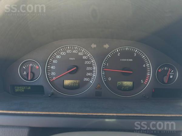 Melns Volvo XC90 2008 Rīga, ar dzinēja tilpumu 2.40 L un nobraukumu 305 tūkst. km par 5000 €, foto 8 vietnē AUTOMOTO.COM.LV
