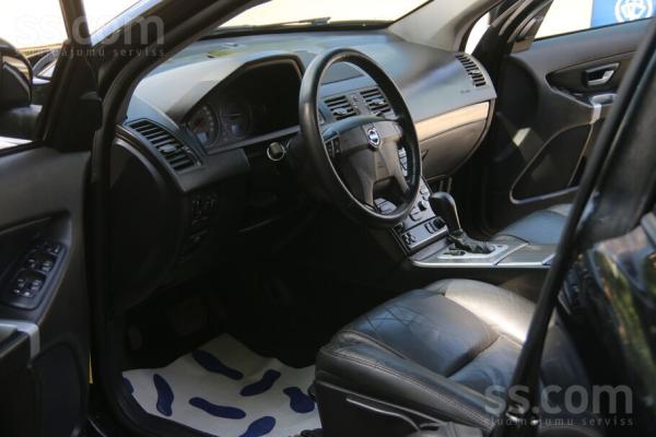 Black Volvo XC90 2008 in Riga, with an engine capacity of 2.40 L and mileage of 433 thousand km for 3490 €, photo 6 on AUTOMOTO.COM.LV