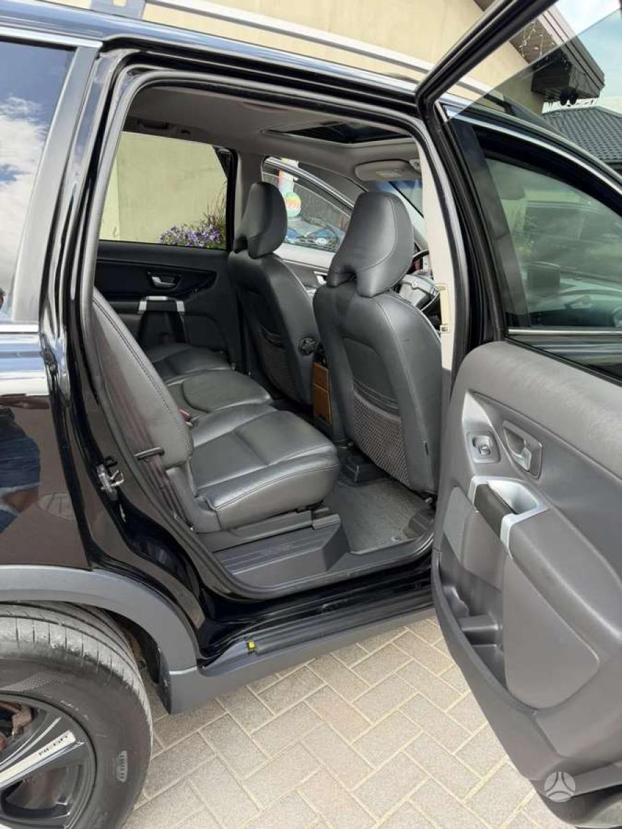 Black Volvo XC90 2008 in Telschi, with an engine capacity of 3.19 L and mileage of 250 thousand km for 3850 €, photo 13 on AUTOMOTO.COM.LV