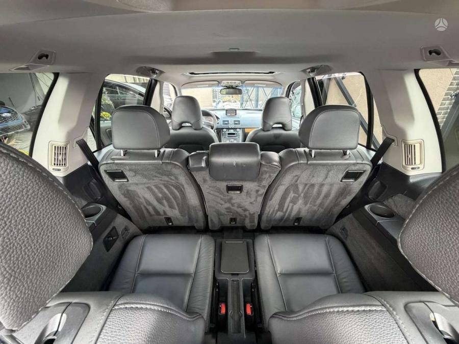 Black Volvo XC90 2008 in Telschi, with an engine capacity of 3.19 L and mileage of 250 thousand km for 3850 €, photo 14 on AUTOMOTO.COM.LV