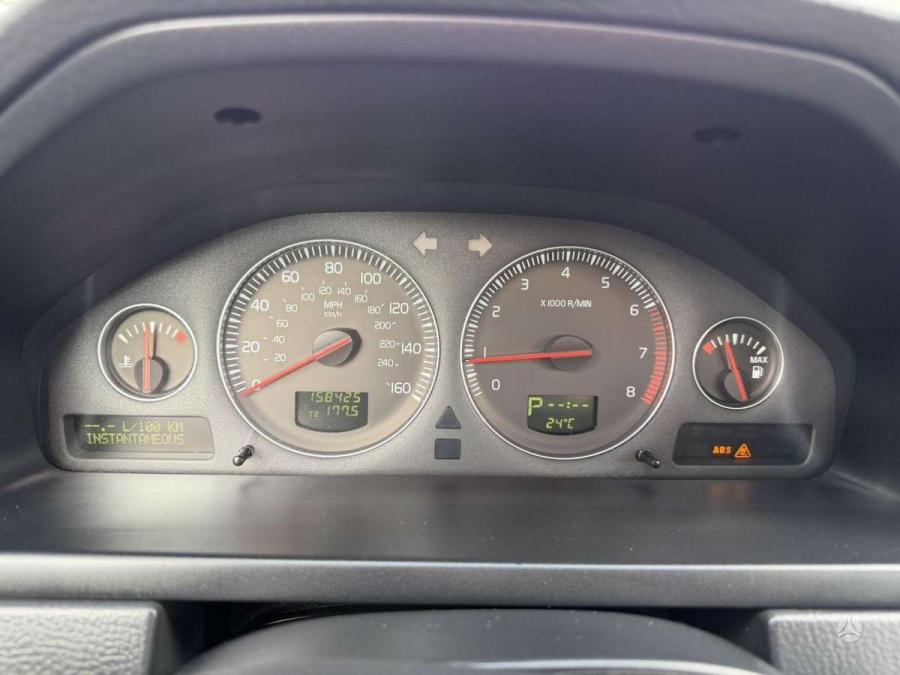 Black Volvo XC90 2008 in Telschi, with an engine capacity of 3.19 L and mileage of 250 thousand km for 3850 €, photo 17 on AUTOMOTO.COM.LV