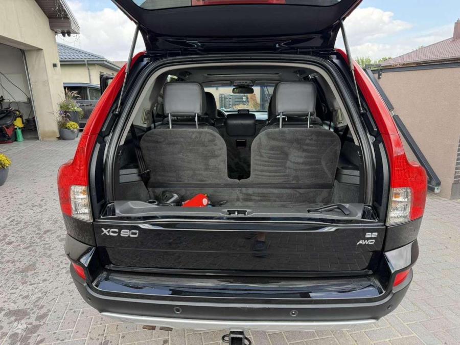 Black Volvo XC90 2008 in Telschi, with an engine capacity of 3.19 L and mileage of 250 thousand km for 3850 €, photo 19 on AUTOMOTO.COM.LV