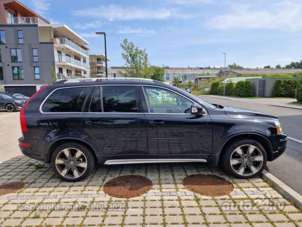 Black Volvo XC90 2008 in Tallinn, with an engine capacity of 2.40 L and mileage of 441 thousand km for 5999 €, photo 4 on AUTOMOTO.COM.LV