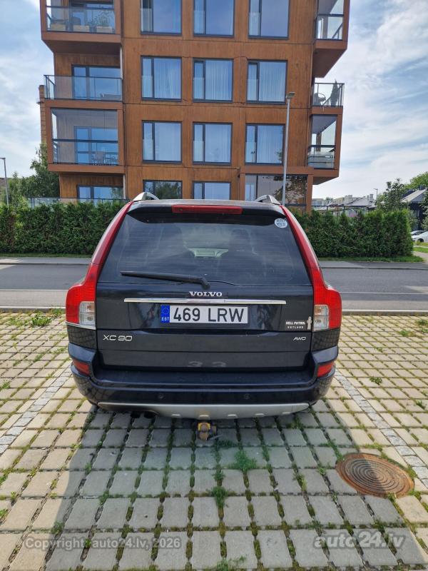 Black Volvo XC90 2008 in Tallinn, with an engine capacity of 2.40 L and mileage of 441 thousand km for 5999 €, photo 8 on AUTOMOTO.COM.LV