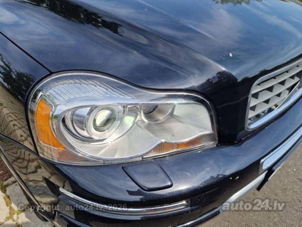 Black Volvo XC90 2008 in Tallinn, with an engine capacity of 2.40 L and mileage of 441 thousand km for 5999 €, photo 9 on AUTOMOTO.COM.LV
