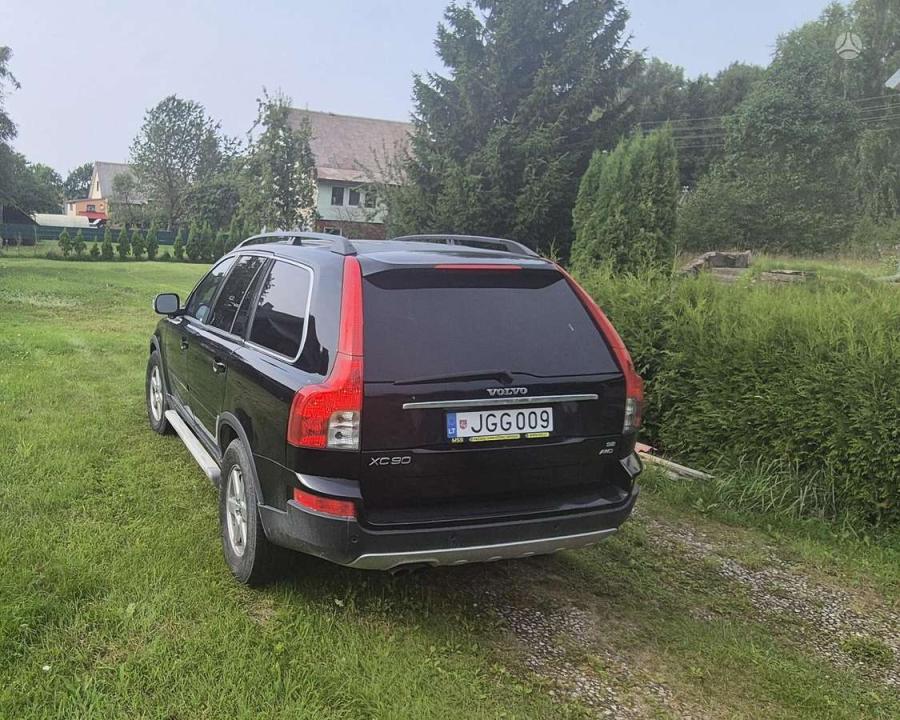 Black Volvo XC90 2008 in Skuodas, with an engine capacity of 3.19 L and mileage of 200 thousand km for 6200 €, photo 8 on AUTOMOTO.COM.LV