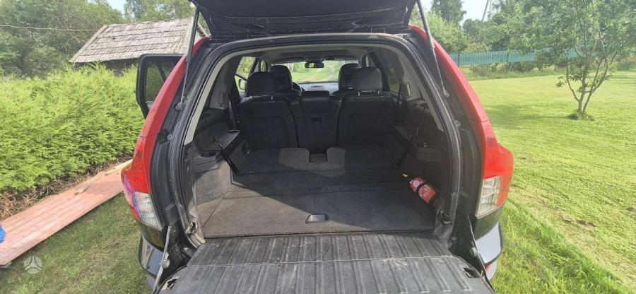 Black Volvo XC90 2008 in Skuodas, with an engine capacity of 3.19 L and mileage of 200 thousand km for 6200 €, photo 15 on AUTOMOTO.COM.LV