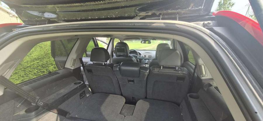 Black Volvo XC90 2008 in Skuodas, with an engine capacity of 3.19 L and mileage of 200 thousand km for 6200 €, photo 16 on AUTOMOTO.COM.LV