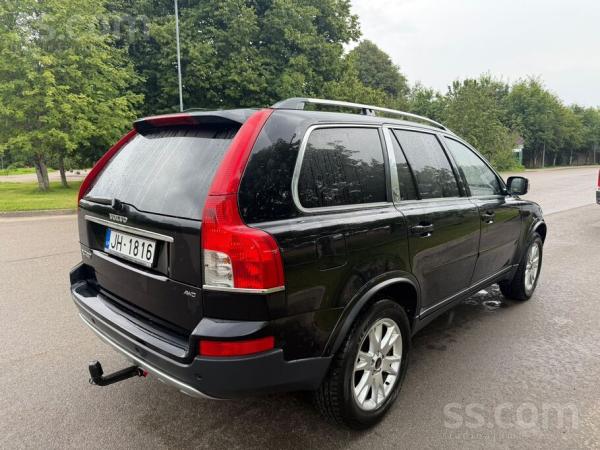 Black Volvo XC90 2008 in Liepaja, with an engine capacity of 2.40 L and mileage of 252 thousand km for 7500 €, photo 2 on AUTOMOTO.COM.LV
