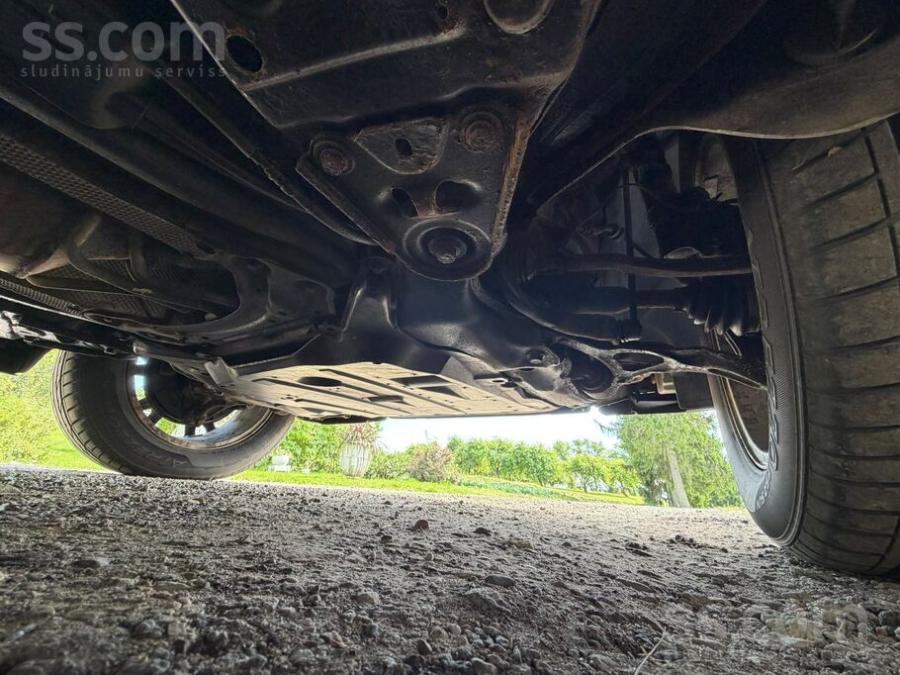 Black Volvo XC90 2008 in Liepaja, with an engine capacity of 2.40 L and mileage of 252 thousand km for 7500 €, photo 9 on AUTOMOTO.COM.LV