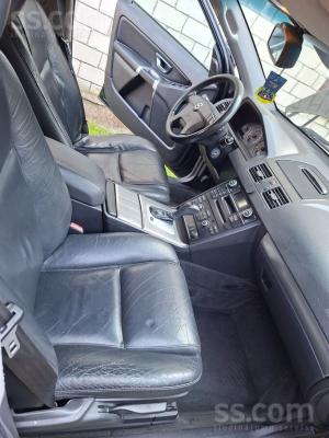 Melns Volvo XC90 2008 Ventspils, ar dzinēja tilpumu 2.40 L un nobraukumu 416 tūkst. km par 4500 €, foto 12 vietnē AUTOMOTO.COM.LV