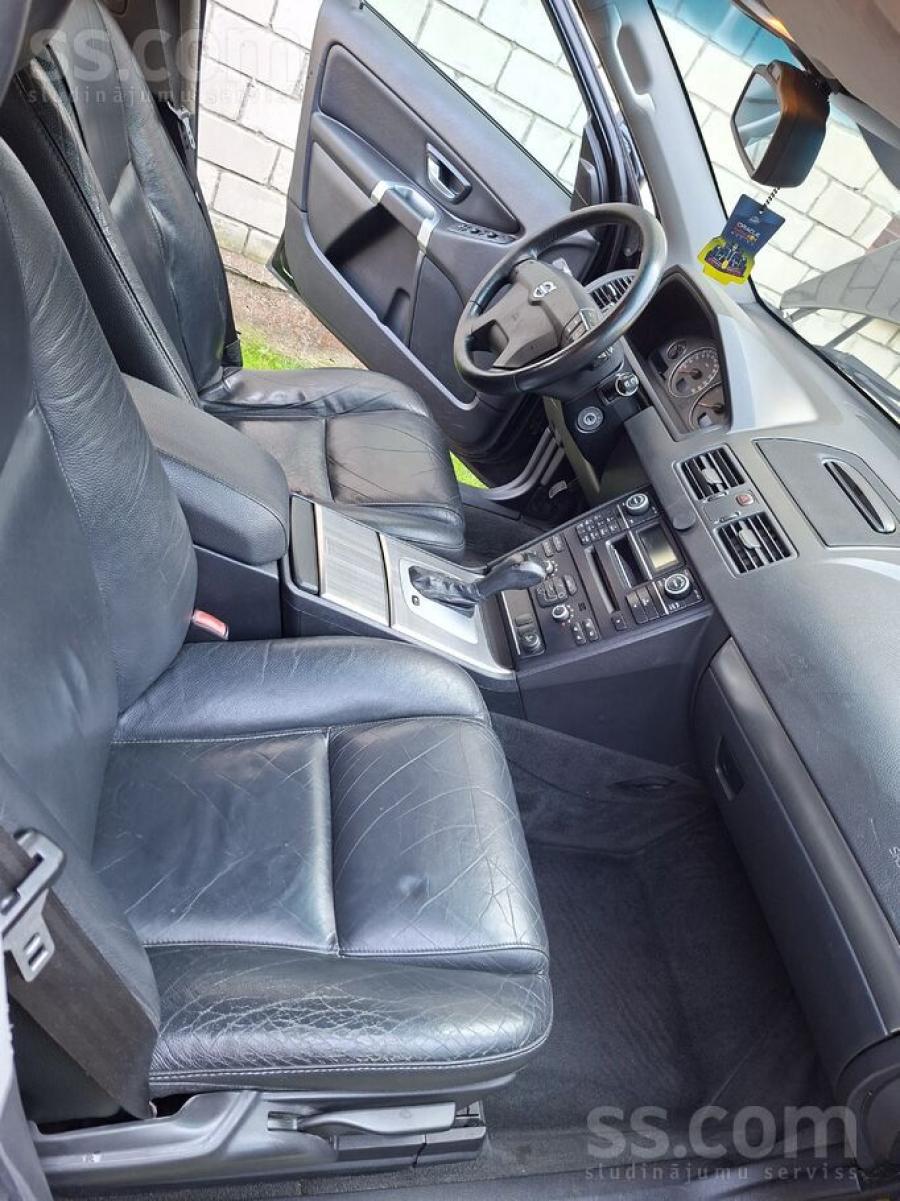 Melns Volvo XC90 2008 Ventspils, ar dzinēja tilpumu 2.40 L un nobraukumu 416 tūkst. km par 4500 €, foto 12 vietnē AUTOMOTO.COM.LV