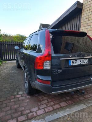 Black Volvo XC90 2008 in Jelgava, with an engine capacity of 2.40 L and mileage of 395 thousand km for 5840 €, photo 4 on AUTOMOTO.COM.LV